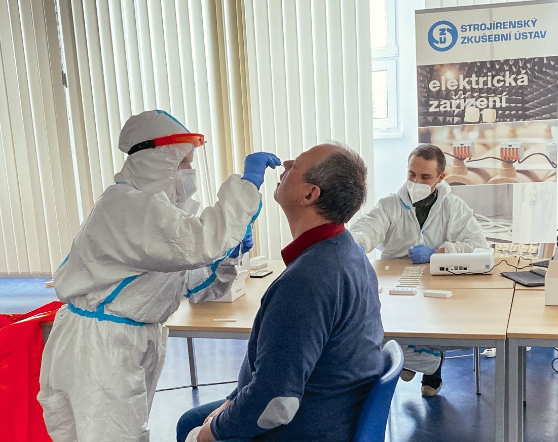 At SZU, we test our employees for COVID-19 | Engineering Test Institute